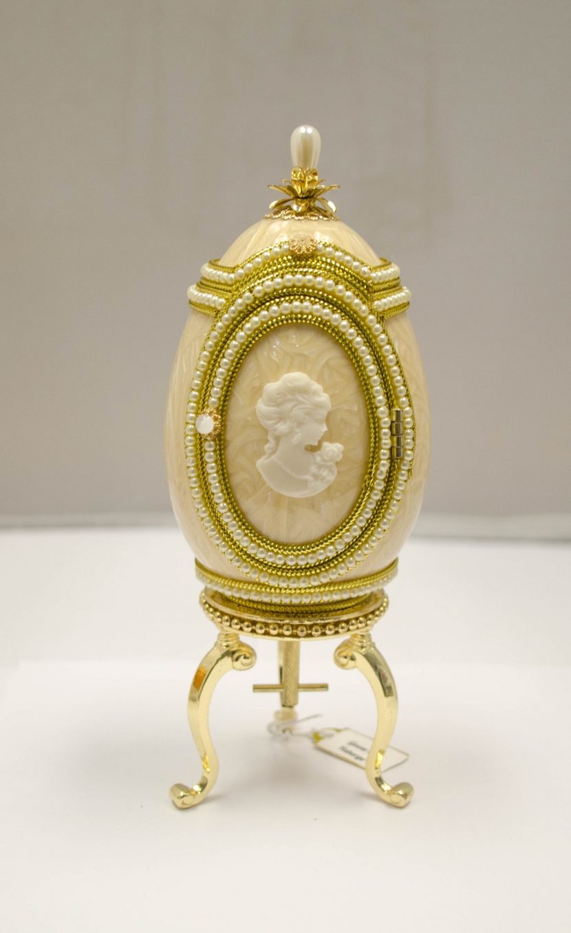 Mother of Pearl Goose Egg – Frederick Fine Art